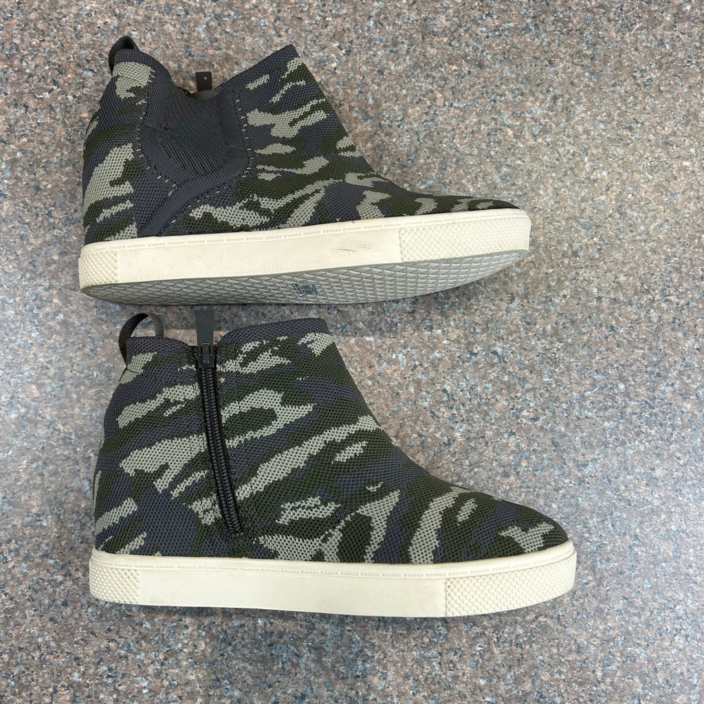 Torrid Camo platform stretch knit wedge platform Sneakers 8.5 – Cherry Pickers